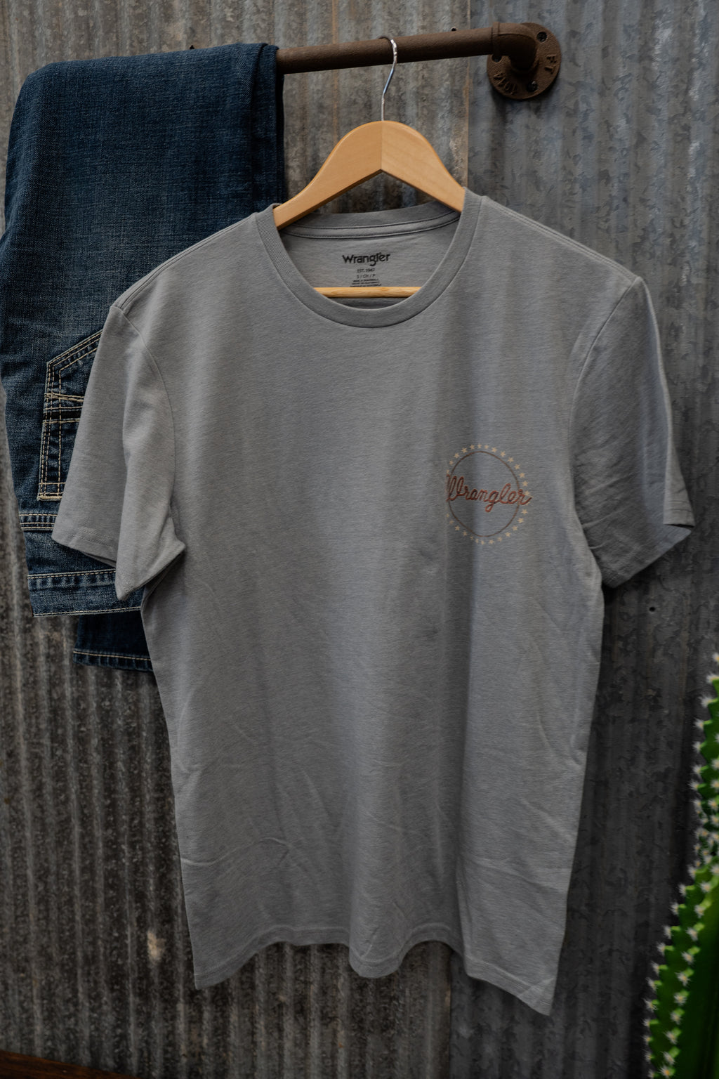 Wrangler Men's Buckin' Horse Tee {Grey} 112365661 – Hawk Western Wear